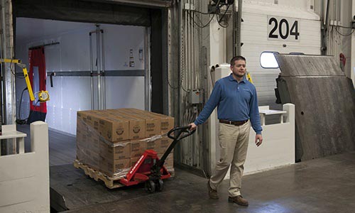 Transpalette manuel pour travaux lourds LCS80 Raymond | Transpalette manuel